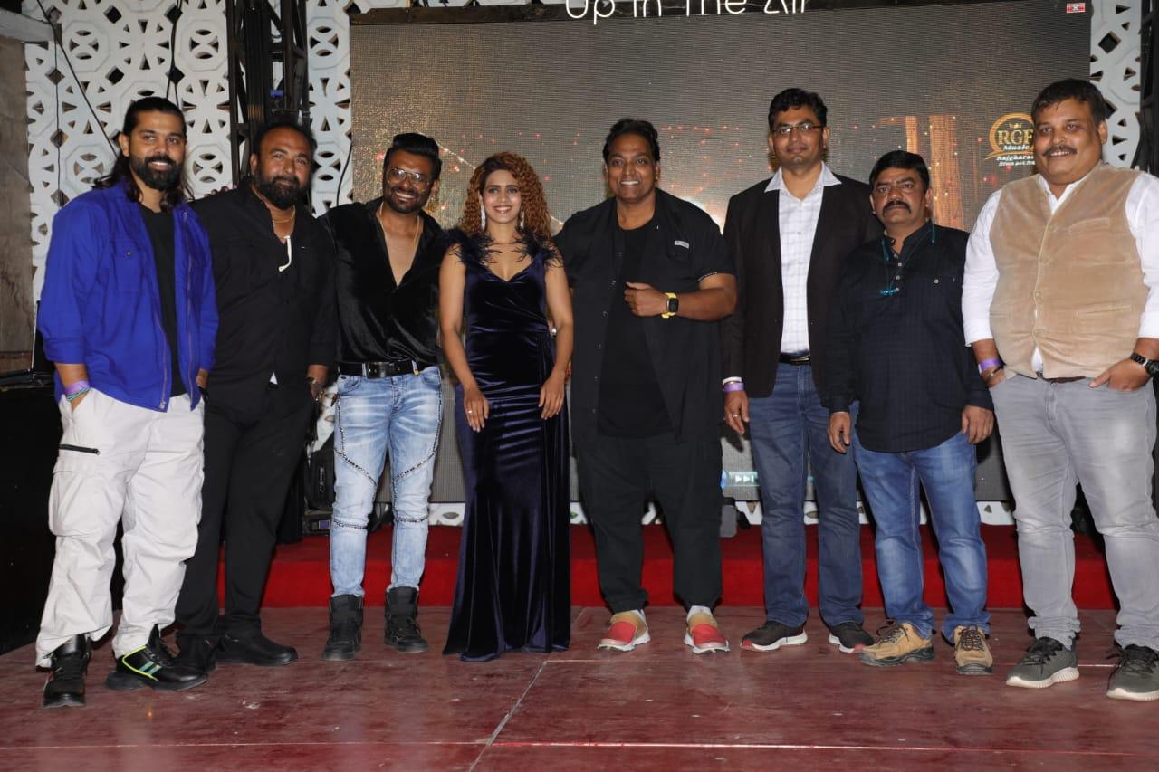 मशहूर कोरियोग्राफर Ganesh Acharya और Aparna Shetty स्टारर डांस नंबर ...